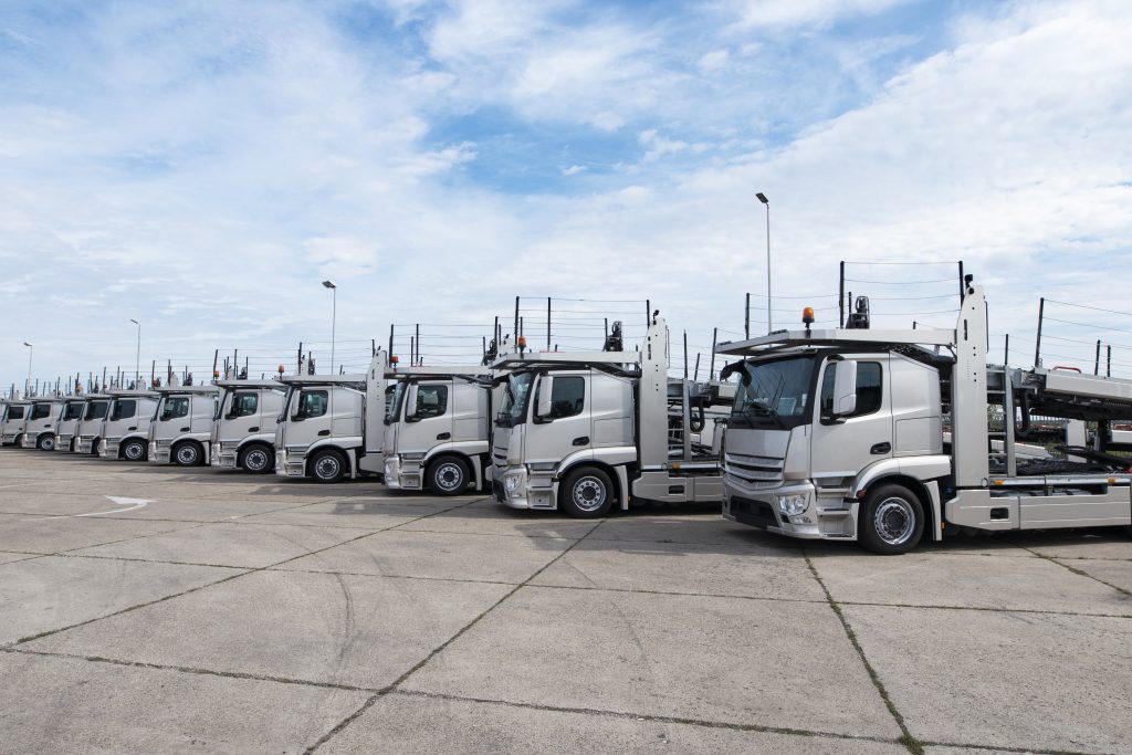Moving Containers Vs Moving Trucks: Which Is the Better one